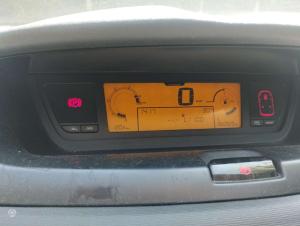 Pelēks Citroen c4-picasso 2007 Kauņa, ar dzinēja tilpumu 1.60 L un nobraukumu 261 tūkst. km par 1350 €, foto 6 vietnē AUTOMOTO.COM.LV