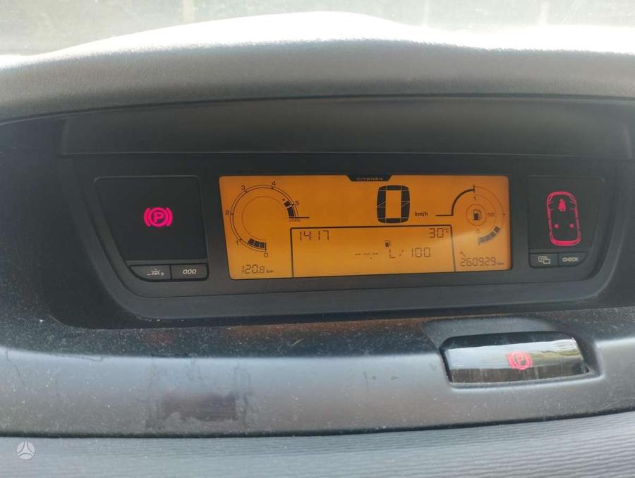 Pelēks Citroen c4-picasso 2007 Kauņa, ar dzinēja tilpumu 1.60 L un nobraukumu 261 tūkst. km par 1350 €, foto 6 vietnē AUTOMOTO.COM.LV