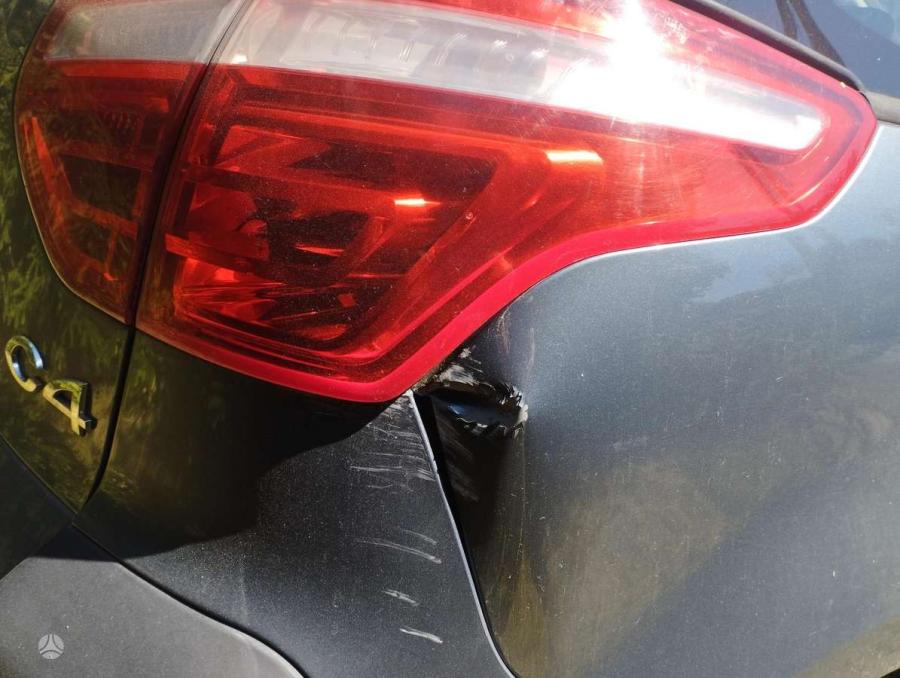 Pelēks Citroen c4-picasso 2007 Kauņa, ar dzinēja tilpumu 1.60 L un nobraukumu 261 tūkst. km par 1350 €, foto 10 vietnē AUTOMOTO.COM.LV
