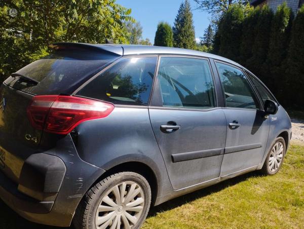 Pelēks Citroen c4-picasso 2007 Kauņa, ar dzinēja tilpumu 1.60 L un nobraukumu 261 tūkst. km par 1350 €, foto 10 vietnē AUTOMOTO.COM.LV