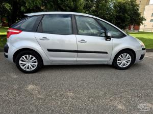 Pelēks Citroen c4-picasso 2007 Kauņa, ar dzinēja tilpumu 1.60 L un nobraukumu 322 tūkst. km par 800 €, foto 3 vietnē AUTOMOTO.COM.LV