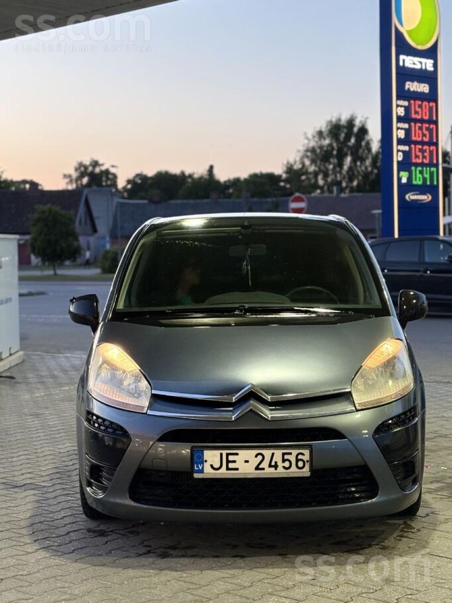 Pelēks Citroen c4-picasso 2008 Kuldīga, ar dzinēja tilpumu 2.00 L un nobraukumu 0 tūkst. km par 6990 €, foto 2 vietnē AUTOMOTO.COM.LV