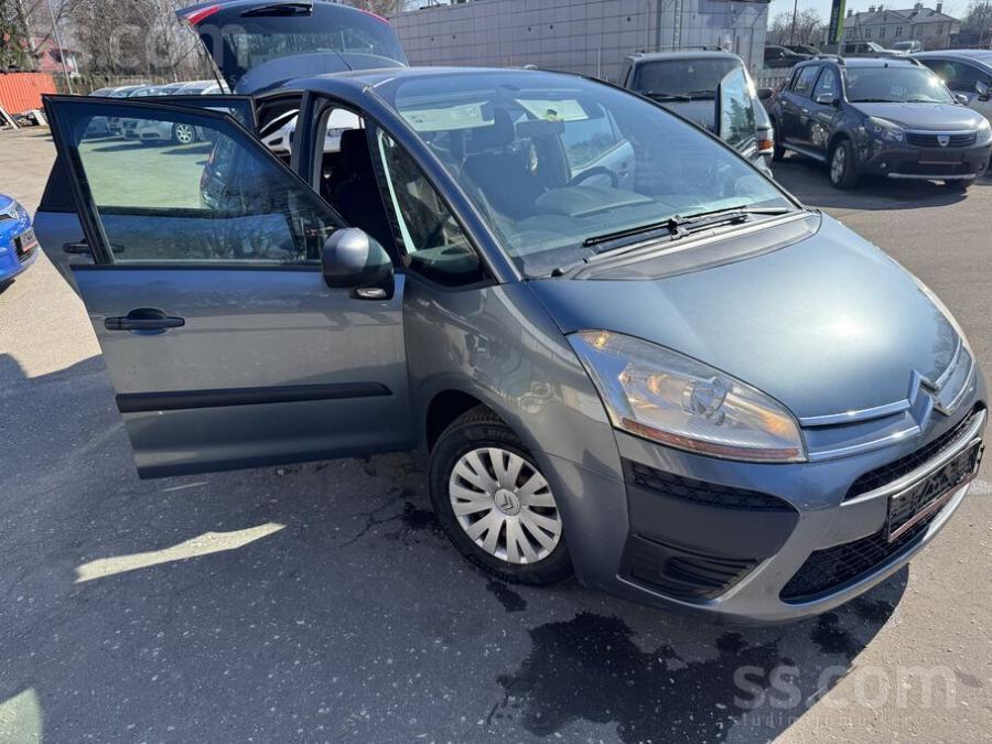 Pelēks Citroen c4-picasso 2008 Rīga, ar dzinēja tilpumu 1.80 L un nobraukumu 242 tūkst. km par 2550 €, foto 2 vietnē AUTOMOTO.COM.LV