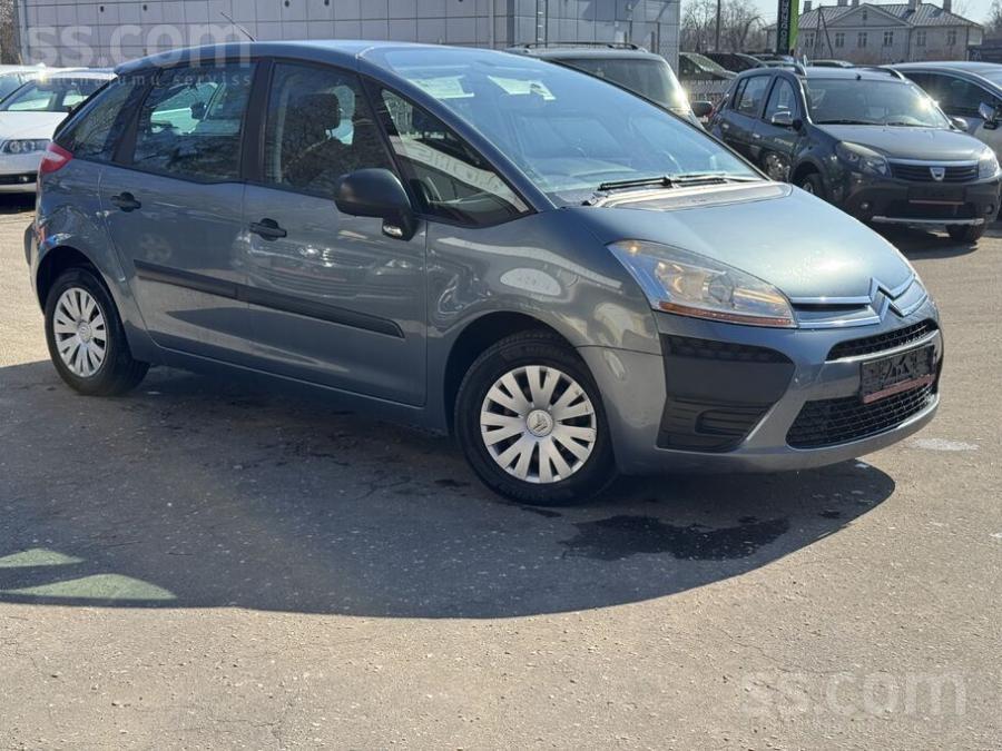 Pelēks Citroen c4-picasso 2008 Rīga, ar dzinēja tilpumu 1.80 L un nobraukumu 242 tūkst. km par 2550 €, foto 4 vietnē AUTOMOTO.COM.LV