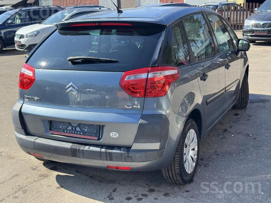 Pelēks Citroen c4-picasso 2008 Rīga, ar dzinēja tilpumu 1.80 L un nobraukumu 242 tūkst. km par 2550 €, foto 5 vietnē AUTOMOTO.COM.LV
