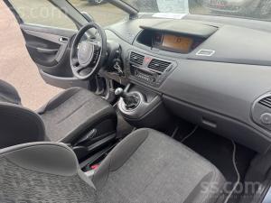 Pelēks Citroen c4-picasso 2008 Rīga, ar dzinēja tilpumu 1.80 L un nobraukumu 242 tūkst. km par 2550 €, foto 6 vietnē AUTOMOTO.COM.LV