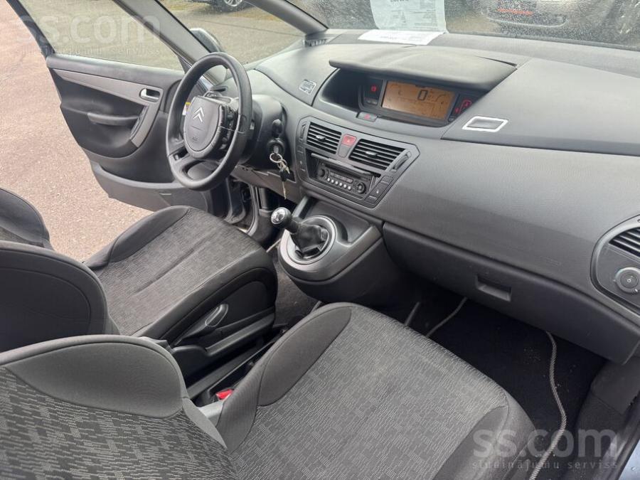 Pelēks Citroen c4-picasso 2008 Rīga, ar dzinēja tilpumu 1.80 L un nobraukumu 242 tūkst. km par 2550 €, foto 6 vietnē AUTOMOTO.COM.LV