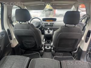 Pelēks Citroen c4-picasso 2008 Rīga, ar dzinēja tilpumu 1.80 L un nobraukumu 242 tūkst. km par 2550 €, foto 10 vietnē AUTOMOTO.COM.LV