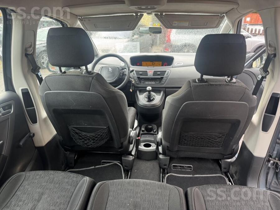 Pelēks Citroen c4-picasso 2008 Rīga, ar dzinēja tilpumu 1.80 L un nobraukumu 242 tūkst. km par 2550 €, foto 10 vietnē AUTOMOTO.COM.LV
