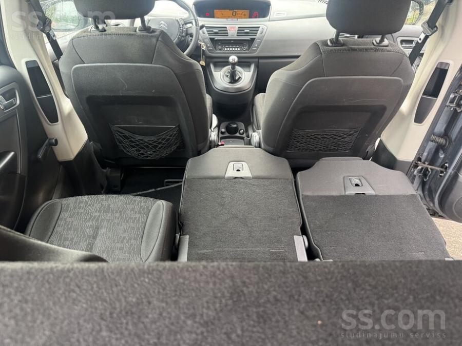 Pelēks Citroen c4-picasso 2008 Rīga, ar dzinēja tilpumu 1.80 L un nobraukumu 242 tūkst. km par 2550 €, foto 12 vietnē AUTOMOTO.COM.LV