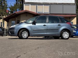 Pelēks Citroen c4-picasso 2008 Rīga, ar dzinēja tilpumu 1.80 L un nobraukumu 242 tūkst. km par 2550 €, foto 18 vietnē AUTOMOTO.COM.LV