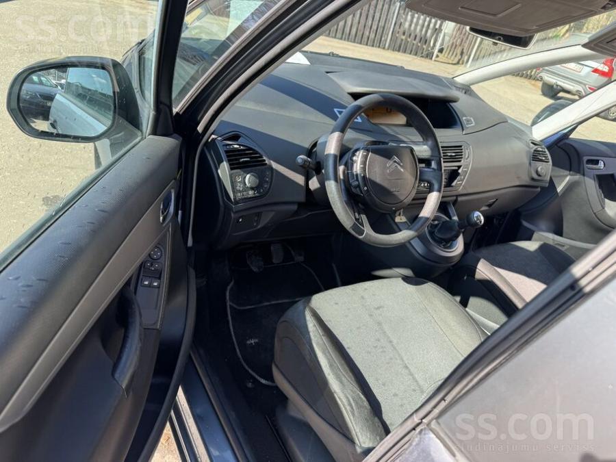 Pelēks Citroen c4-picasso 2008 Rīga, ar dzinēja tilpumu 1.80 L un nobraukumu 242 tūkst. km par 2550 €, foto 21 vietnē AUTOMOTO.COM.LV