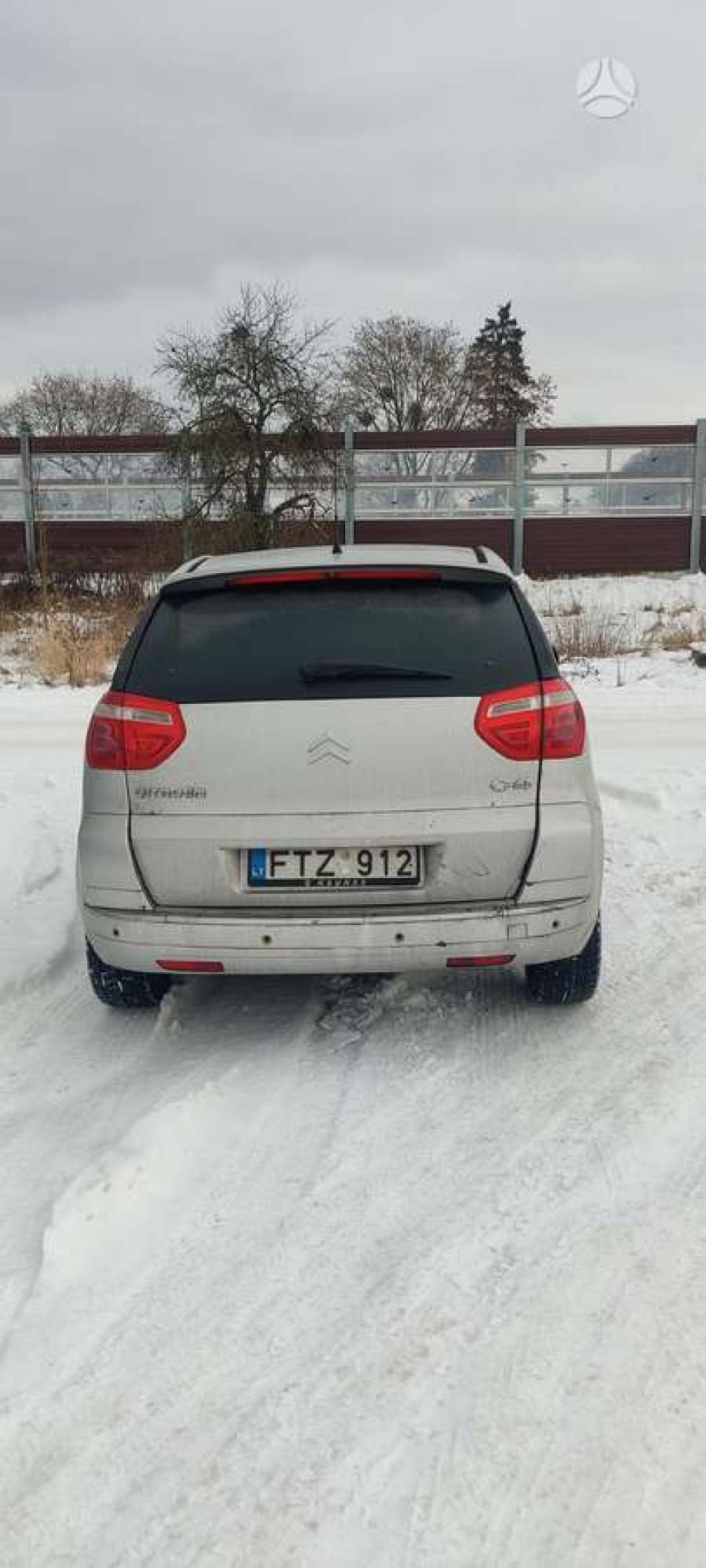Pelēks Citroen c4-picasso 2008 Kauņa, ar dzinēja tilpumu 2.00 L un nobraukumu 220 tūkst. km par 800 €, foto 5 vietnē AUTOMOTO.COM.LV