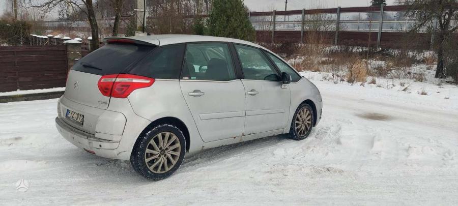 Pelēks Citroen c4-picasso 2008 Kauņa, ar dzinēja tilpumu 2.00 L un nobraukumu 220 tūkst. km par 800 €, foto 6 vietnē AUTOMOTO.COM.LV