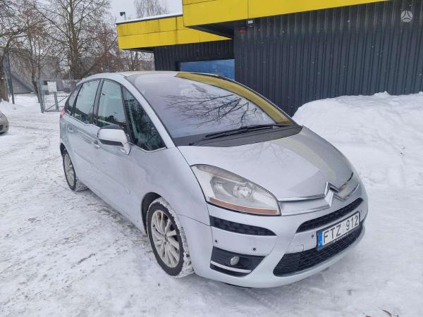 Grey Citroen c4-picasso 2008 in Kaunas, with an engine capacity of 2.00 L and mileage of 248 thousand km for 1000 €, photo 1 on AUTOMOTO.COM.LV