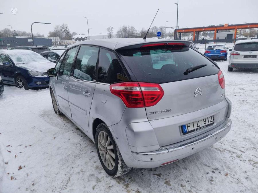 Grey Citroen c4-picasso 2008 in Kaunas, with an engine capacity of 2.00 L and mileage of 248 thousand km for 1000 €, photo 3 on AUTOMOTO.COM.LV