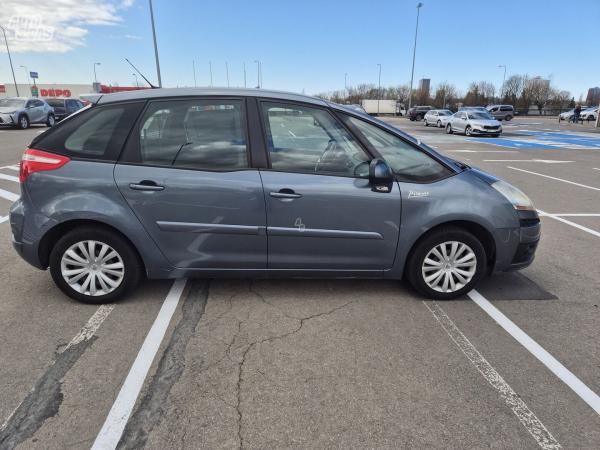 Grey Citroen c4-picasso 2008 in Klaipeda, with an engine capacity of 2.00 L and mileage of 208 thousand km for 850 €, photo 4 on AUTOMOTO.COM.LV