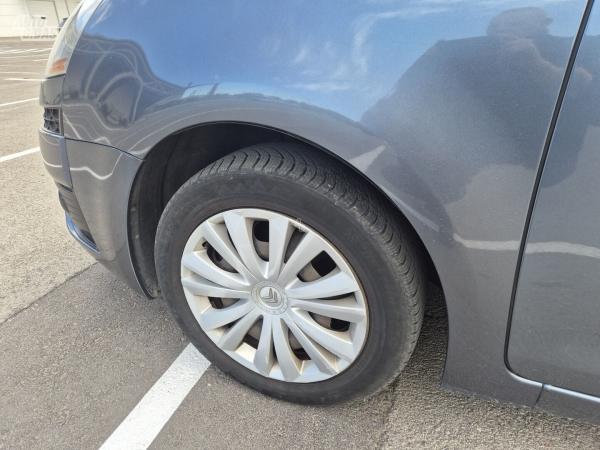 Grey Citroen c4-picasso 2008 in Klaipeda, with an engine capacity of 2.00 L and mileage of 208 thousand km for 850 €, photo 9 on AUTOMOTO.COM.LV