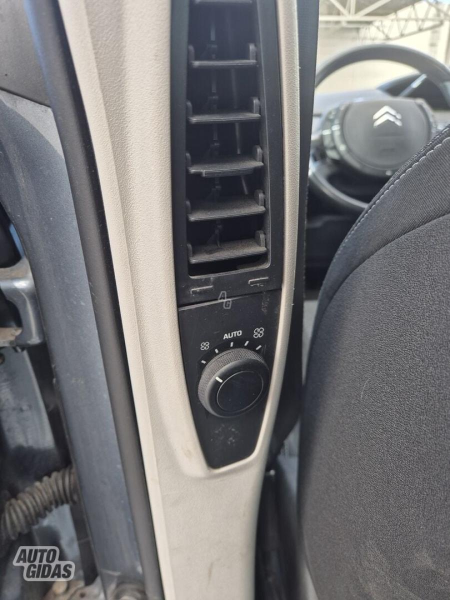 Pelēks Citroen c4-picasso 2008 Klaipėda, ar dzinēja tilpumu 2.00 L un nobraukumu 208 tūkst. km par 850 €, foto 23 vietnē AUTOMOTO.COM.LV