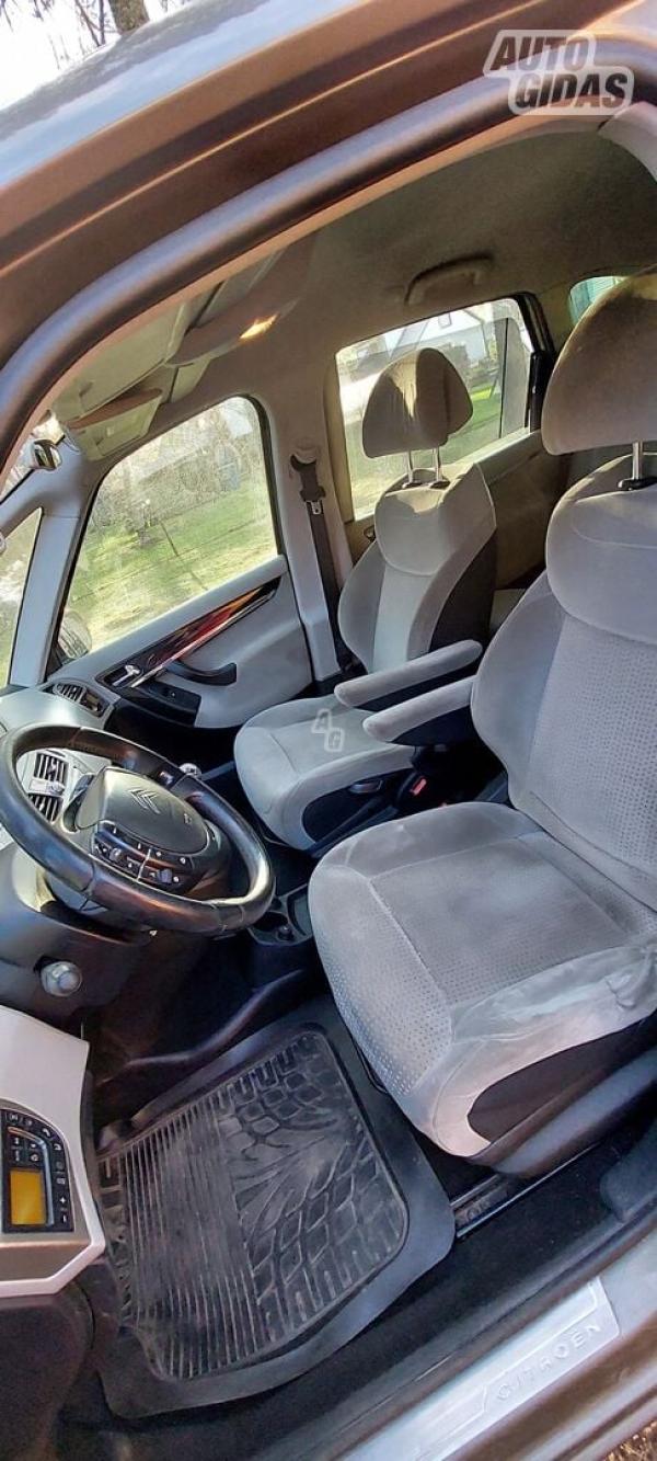 Pelēks Citroen c4-picasso 2008 Kauņa, ar dzinēja tilpumu 1.60 L un nobraukumu 282 tūkst. km par 1250 €, foto 8 vietnē AUTOMOTO.COM.LV