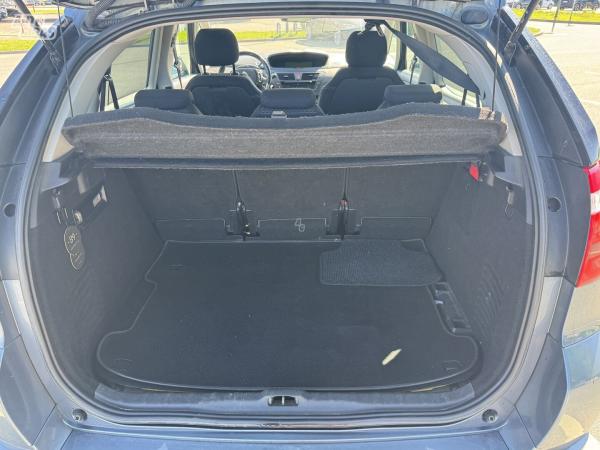 Grey Citroen c4-picasso 2008 in Klaipeda, with an engine capacity of 2.00 L and mileage of 204 thousand km for 2150 €, photo 10 on AUTOMOTO.COM.LV