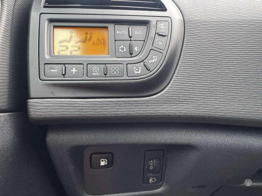 Pelēks Citroen c4-picasso 2008 Kauņa, ar dzinēja tilpumu 1.56 L un nobraukumu 103 tūkst. km par 3350 €, foto 14 vietnē AUTOMOTO.COM.LV