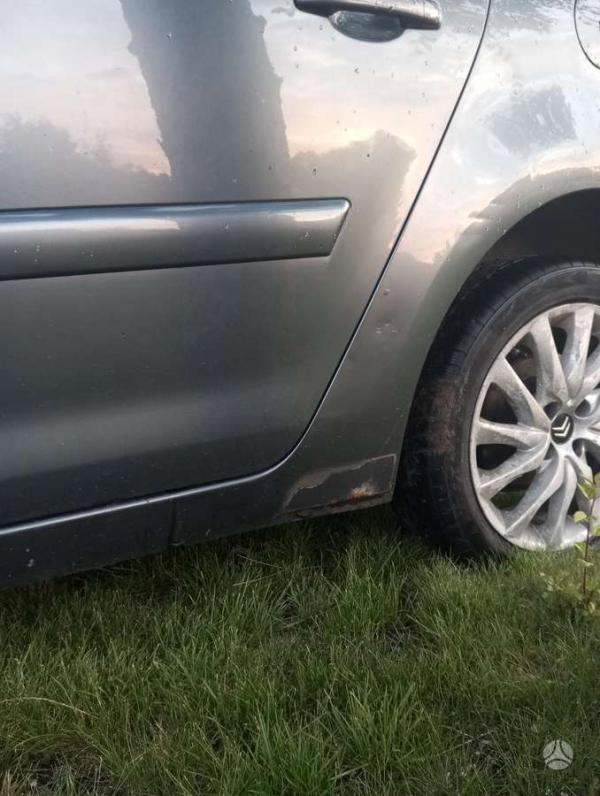 Pelēks Citroen c4-picasso 2008 Vilkaviškis, ar dzinēja tilpumu 1.56 L un nobraukumu 333 tūkst. km par 750 €, foto 8 vietnē AUTOMOTO.COM.LV