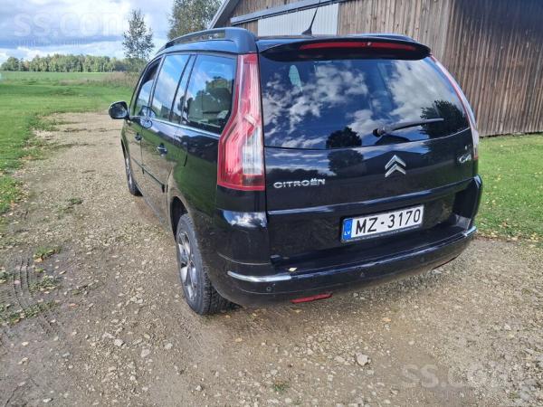 Grey Citroen c4-picasso 2008 in Valmiera, with an engine capacity of 2.00 L and mileage of 180 thousand km for 1400 €, photo 6 on AUTOMOTO.COM.LV