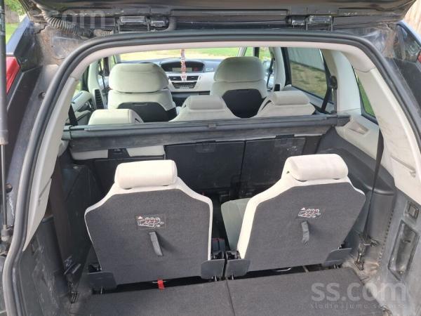 Grey Citroen c4-picasso 2008 in Valmiera, with an engine capacity of 2.00 L and mileage of 180 thousand km for 1400 €, photo 8 on AUTOMOTO.COM.LV