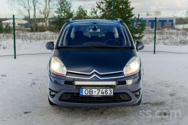 Pelēks Citroen c4-picasso 2009 Rīga, ar dzinēja tilpumu 2.00 L un nobraukumu 375 tūkst. km par 3990 €, foto 2 vietnē AUTOMOTO.COM.LV