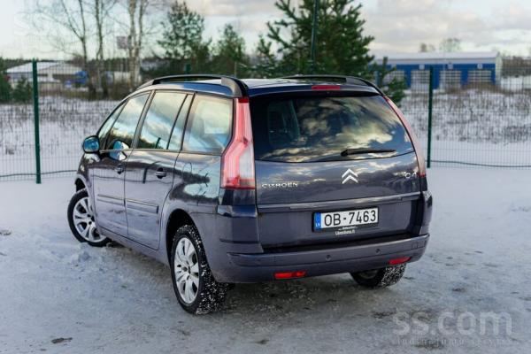 Pelēks Citroen c4-picasso 2009 Rīga, ar dzinēja tilpumu 2.00 L un nobraukumu 375 tūkst. km par 3990 €, foto 4 vietnē AUTOMOTO.COM.LV