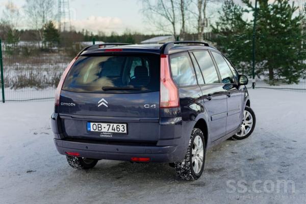 Pelēks Citroen c4-picasso 2009 Rīga, ar dzinēja tilpumu 2.00 L un nobraukumu 375 tūkst. km par 3990 €, foto 6 vietnē AUTOMOTO.COM.LV