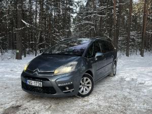 Pelēks Citroen c4-picasso 2009 Daugavpils, ar dzinēja tilpumu 1.90 L un nobraukumu 315 tūkst. km par 3500 €, foto  vietnē AUTOMOTO.COM.LV