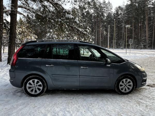 Pelēks Citroen c4-picasso 2009 Daugavpils, ar dzinēja tilpumu 1.90 L un nobraukumu 315 tūkst. km par 3500 €, foto 5 vietnē AUTOMOTO.COM.LV
