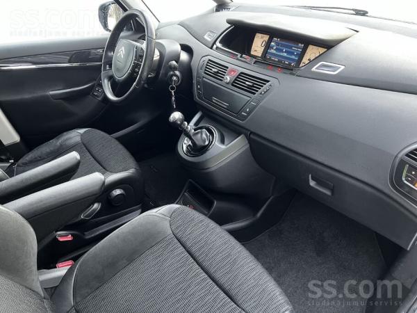 Pelēks Citroen c4-picasso 2009 Daugavpils, ar dzinēja tilpumu 1.90 L un nobraukumu 315 tūkst. km par 3500 €, foto 8 vietnē AUTOMOTO.COM.LV