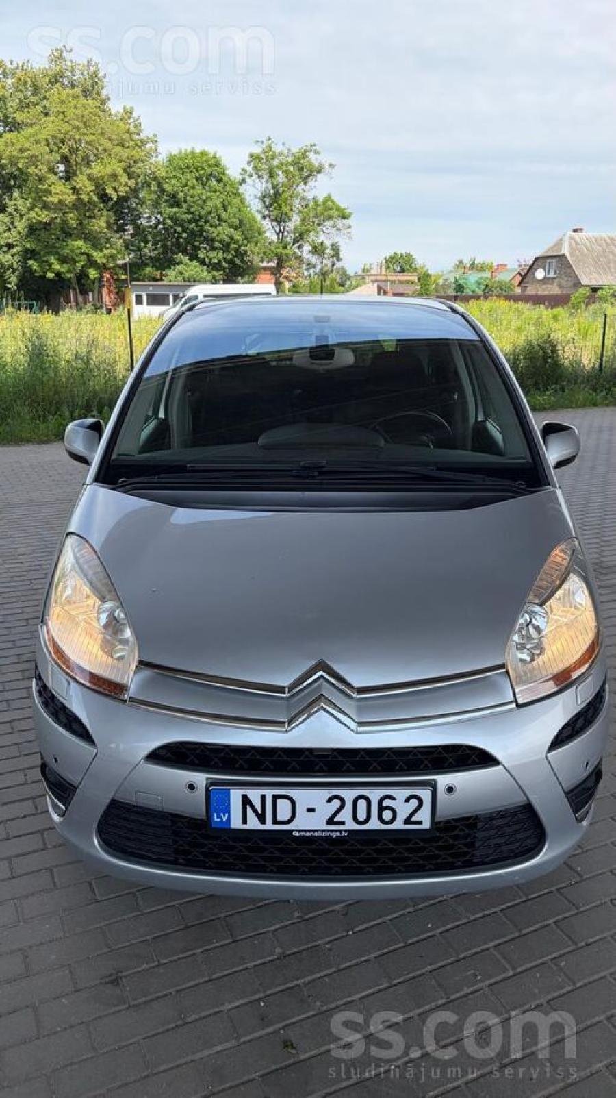 Pelēks Citroen c4-picasso 2009 Daugavpils, ar dzinēja tilpumu 2.00 L un nobraukumu 210 tūkst. km par 2750 €, foto 3 vietnē AUTOMOTO.COM.LV