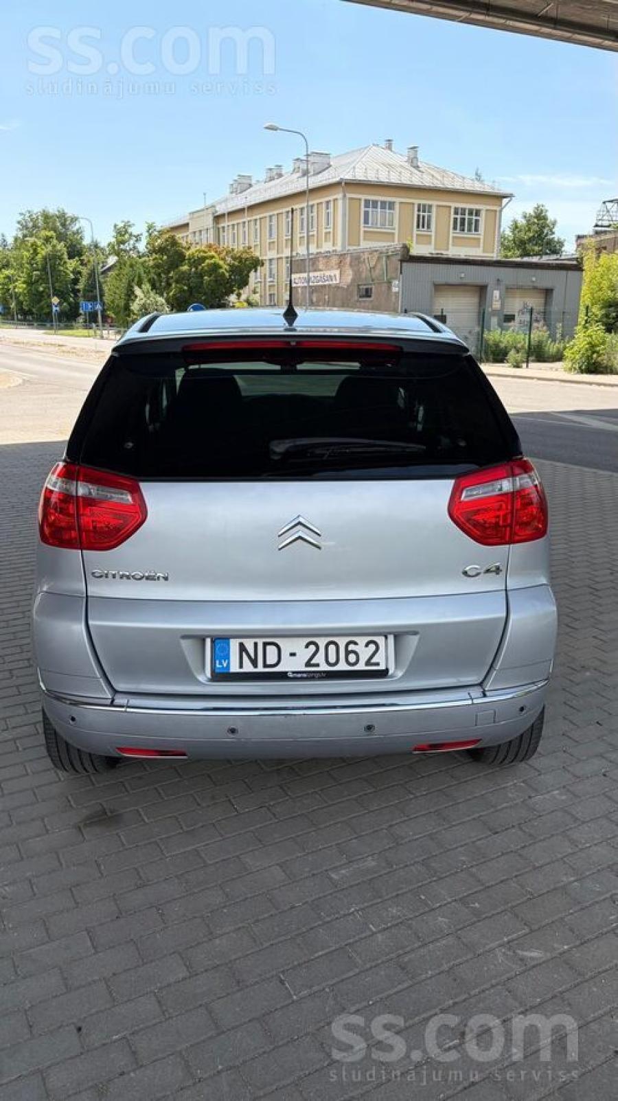Pelēks Citroen c4-picasso 2009 Daugavpils, ar dzinēja tilpumu 2.00 L un nobraukumu 210 tūkst. km par 2750 €, foto 6 vietnē AUTOMOTO.COM.LV