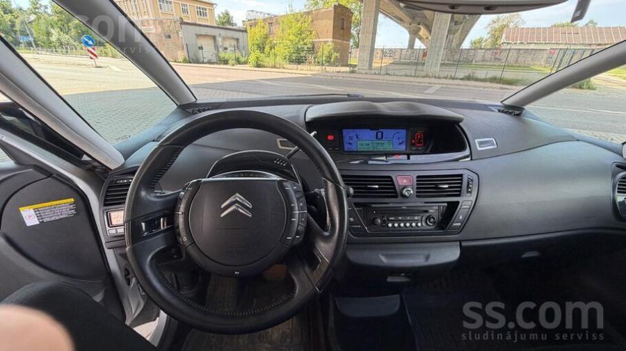 Pelēks Citroen c4-picasso 2009 Daugavpils, ar dzinēja tilpumu 2.00 L un nobraukumu 210 tūkst. km par 2750 €, foto 9 vietnē AUTOMOTO.COM.LV
