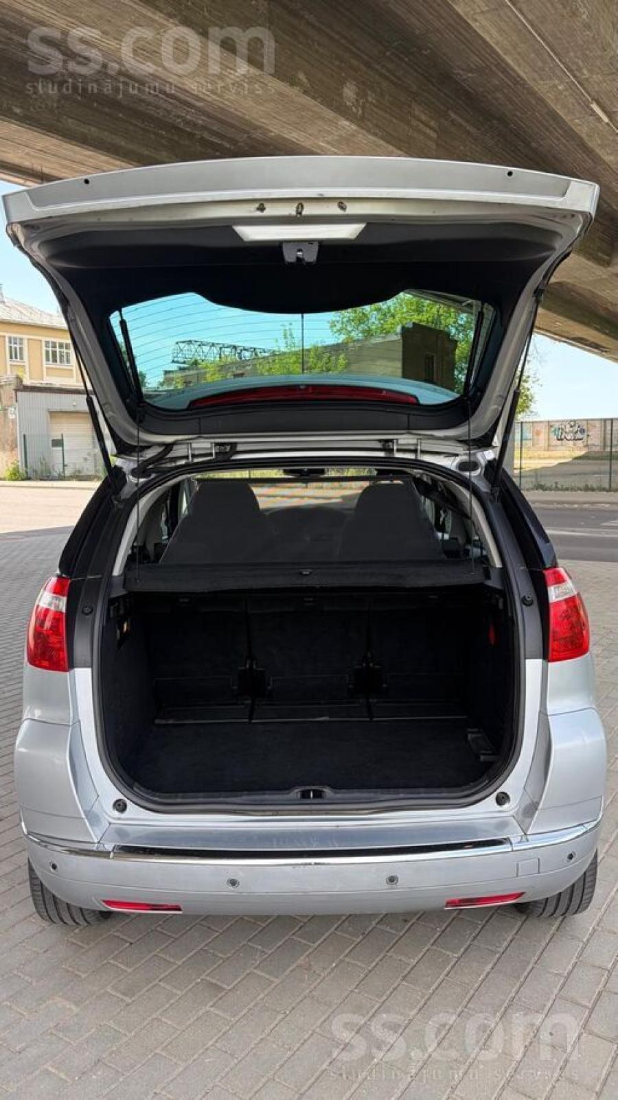 Pelēks Citroen c4-picasso 2009 Daugavpils, ar dzinēja tilpumu 2.00 L un nobraukumu 210 tūkst. km par 2750 €, foto 11 vietnē AUTOMOTO.COM.LV