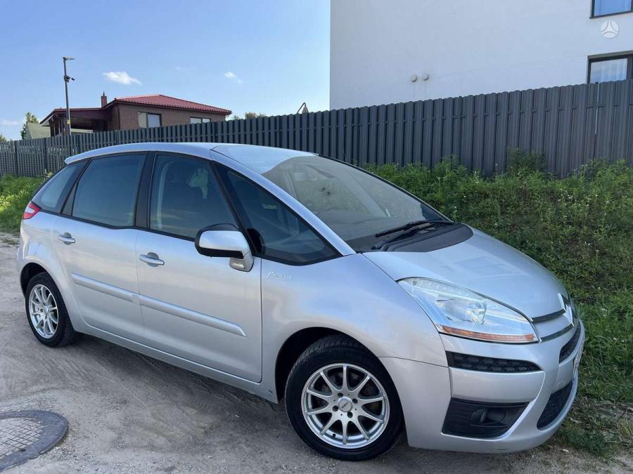 Pelēks Citroen c4-picasso 2009 Viļņa, ar dzinēja tilpumu 1.56 L un nobraukumu 303 tūkst. km par 1450 €, foto 4 vietnē AUTOMOTO.COM.LV