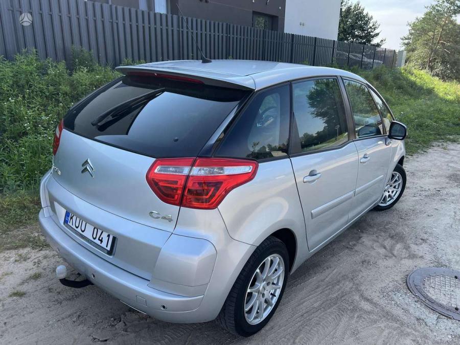 Pelēks Citroen c4-picasso 2009 Viļņa, ar dzinēja tilpumu 1.56 L un nobraukumu 303 tūkst. km par 1450 €, foto 8 vietnē AUTOMOTO.COM.LV