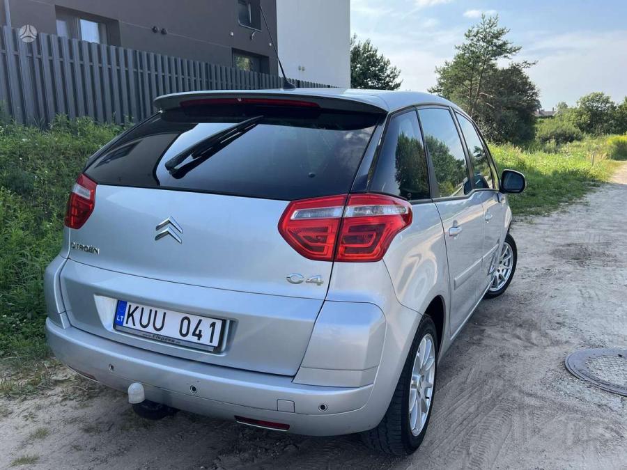 Pelēks Citroen c4-picasso 2009 Viļņa, ar dzinēja tilpumu 1.56 L un nobraukumu 303 tūkst. km par 1450 €, foto 10 vietnē AUTOMOTO.COM.LV