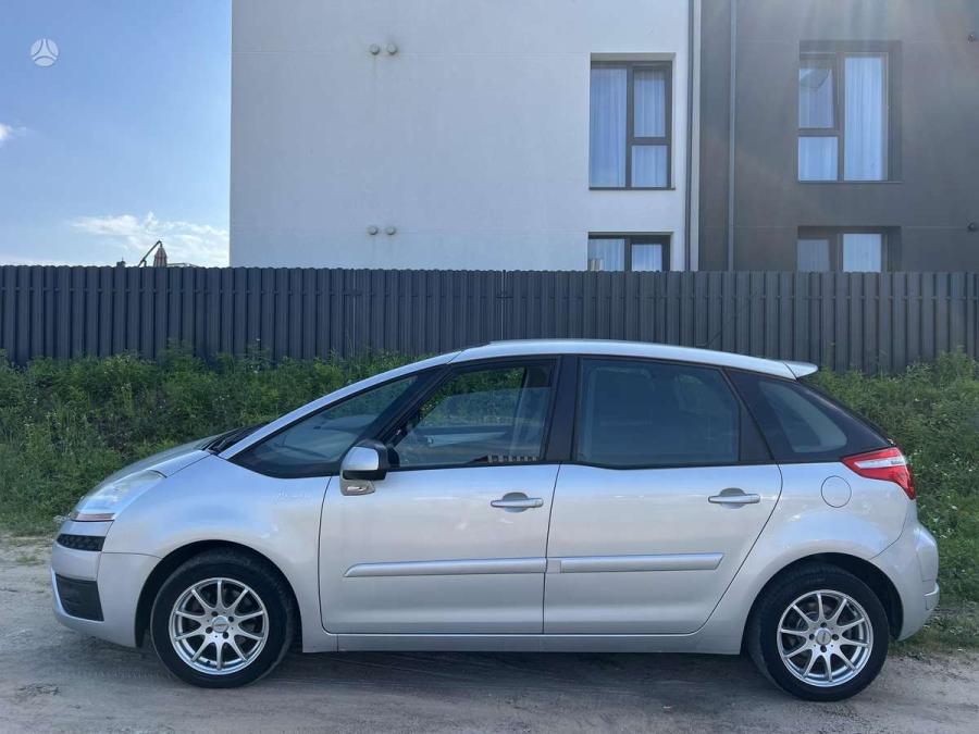 Pelēks Citroen c4-picasso 2009 Viļņa, ar dzinēja tilpumu 1.56 L un nobraukumu 303 tūkst. km par 1450 €, foto 12 vietnē AUTOMOTO.COM.LV