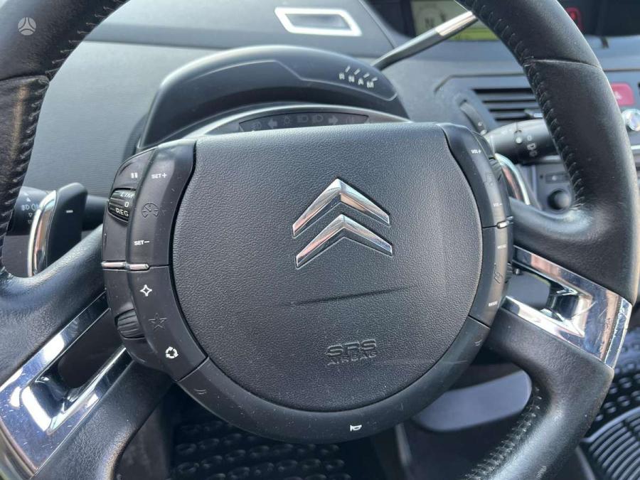 Pelēks Citroen c4-picasso 2009 Viļņa, ar dzinēja tilpumu 1.56 L un nobraukumu 303 tūkst. km par 1450 €, foto 33 vietnē AUTOMOTO.COM.LV
