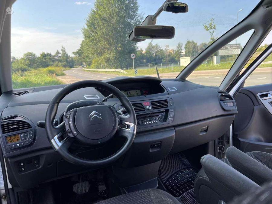 Pelēks Citroen c4-picasso 2009 Viļņa, ar dzinēja tilpumu 1.56 L un nobraukumu 303 tūkst. km par 1450 €, foto 37 vietnē AUTOMOTO.COM.LV
