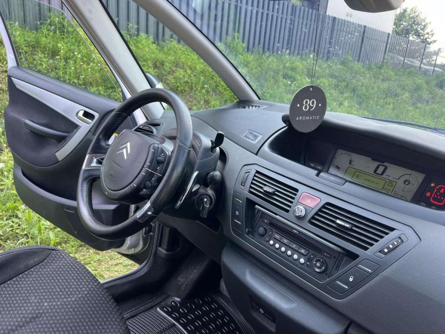 Pelēks Citroen c4-picasso 2009 Viļņa, ar dzinēja tilpumu 1.56 L un nobraukumu 303 tūkst. km par 1450 €, foto 40 vietnē AUTOMOTO.COM.LV