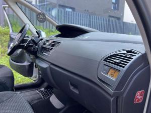 Pelēks Citroen c4-picasso 2009 Viļņa, ar dzinēja tilpumu 1.56 L un nobraukumu 303 tūkst. km par 1450 €, foto 42 vietnē AUTOMOTO.COM.LV
