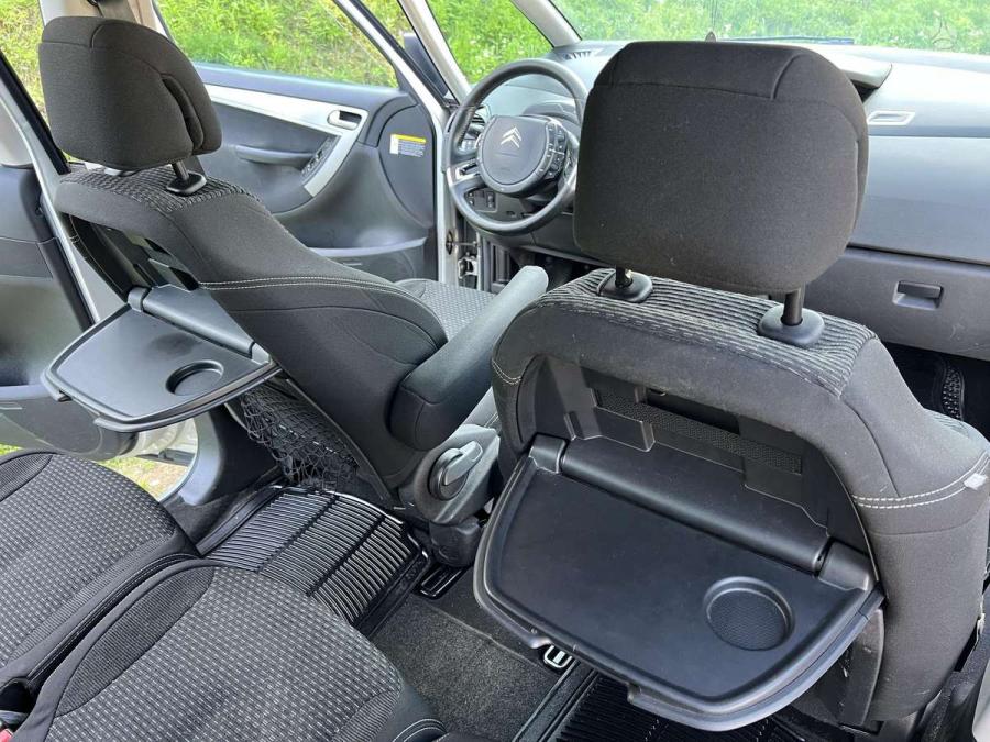 Pelēks Citroen c4-picasso 2009 Viļņa, ar dzinēja tilpumu 1.56 L un nobraukumu 303 tūkst. km par 1450 €, foto 47 vietnē AUTOMOTO.COM.LV