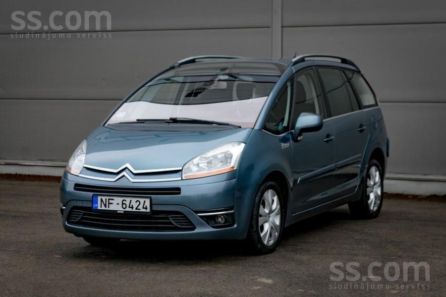 Grey Citroen c4-picasso 2010 in Riga, with an engine capacity of 1.60 L and mileage of 0 thousand km for 6400 €, photo 1 on AUTOMOTO.COM.LV