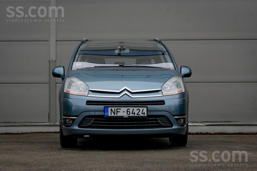Grey Citroen c4-picasso 2010 in Riga, with an engine capacity of 1.60 L and mileage of 0 thousand km for 6400 €, photo 2 on AUTOMOTO.COM.LV